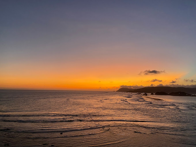 Menikmati Sunset di Bukit Merese: Pengalaman Tak Terlupakan - morotravel.id